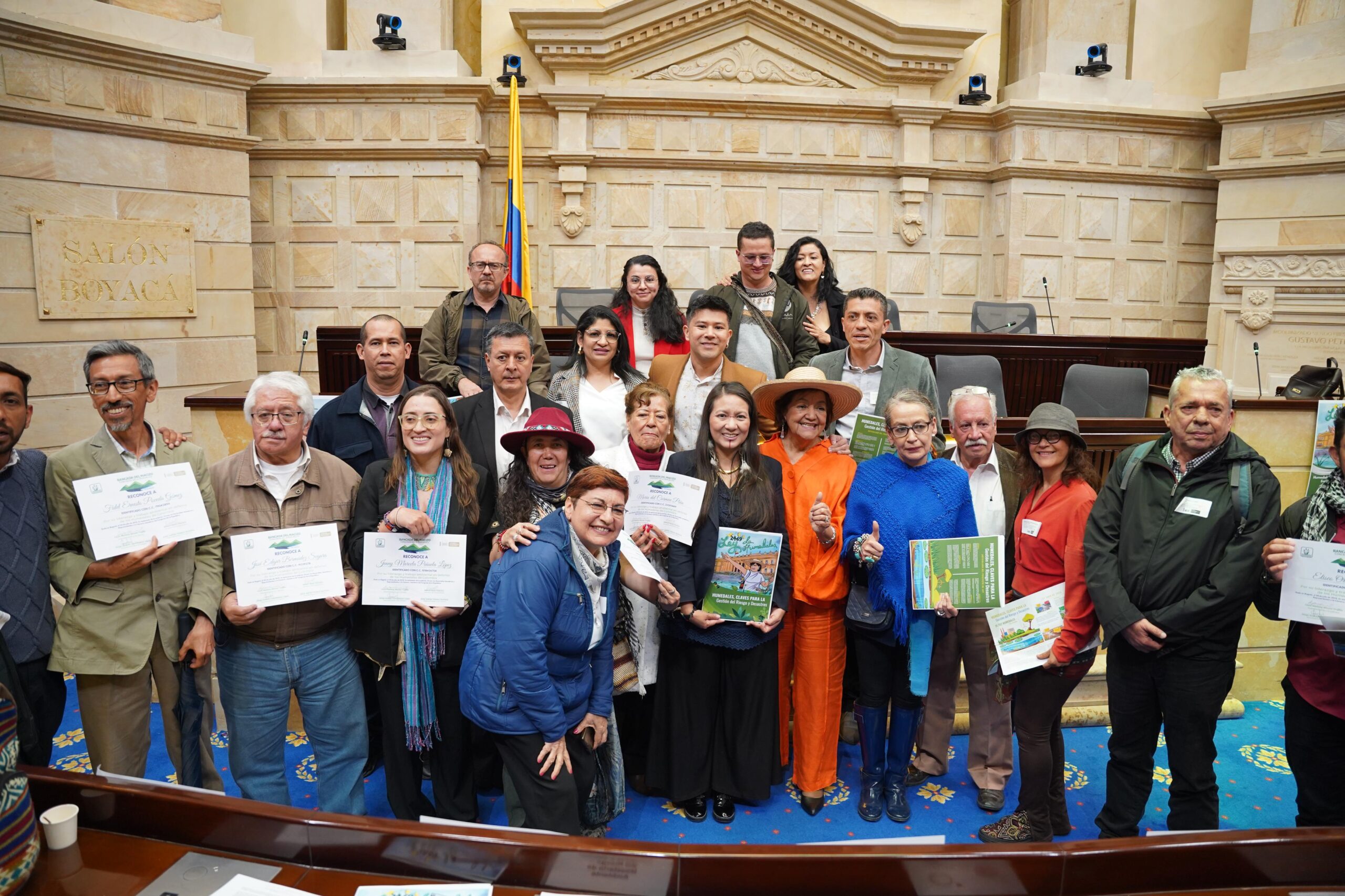 Ministra Lena Estrada celebra histórica ley para proteger los humedales ...
